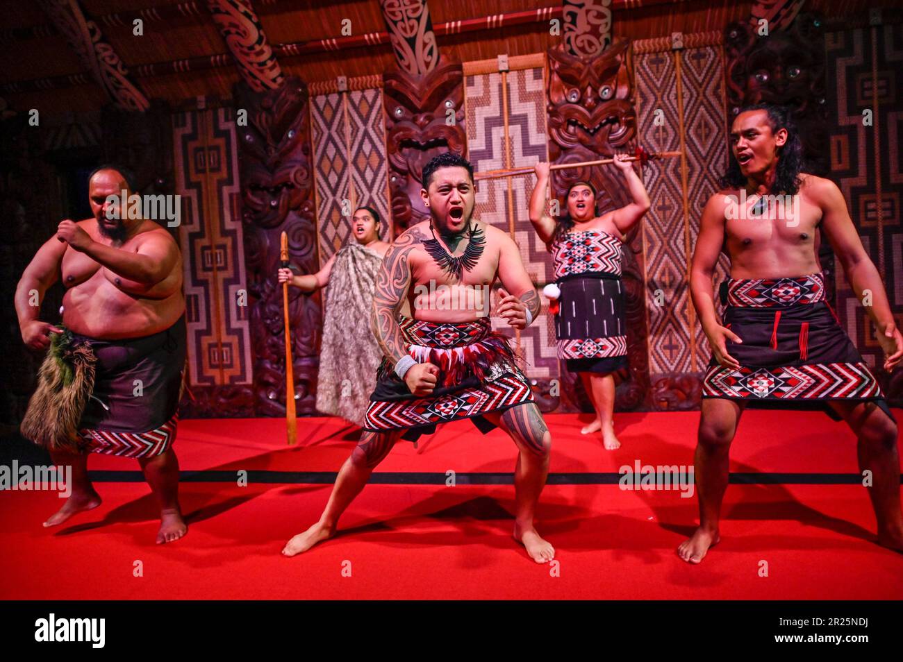 Powhiri, the traditional Māori welcome dance Stock Photo - Alamy