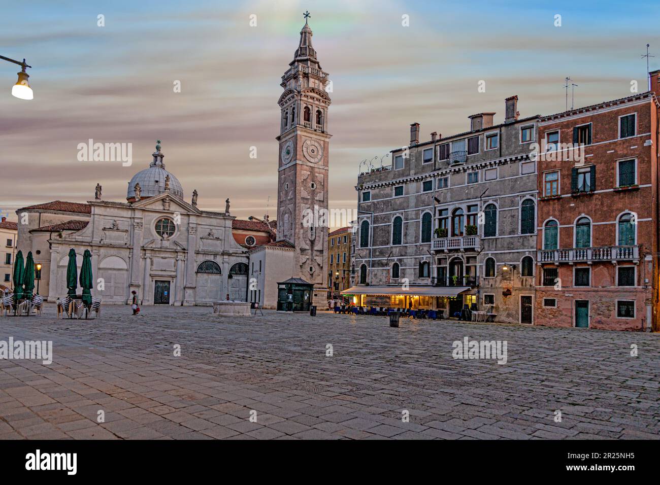 City scene of Venice during Covid-19 lockdown without visitors at ...