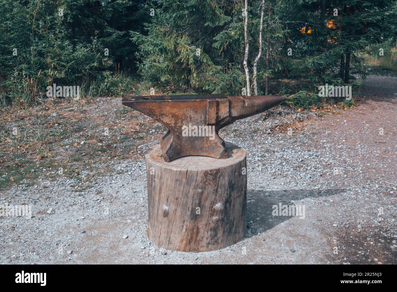 the big old rusty classic anvil Stock Photo - Alamy