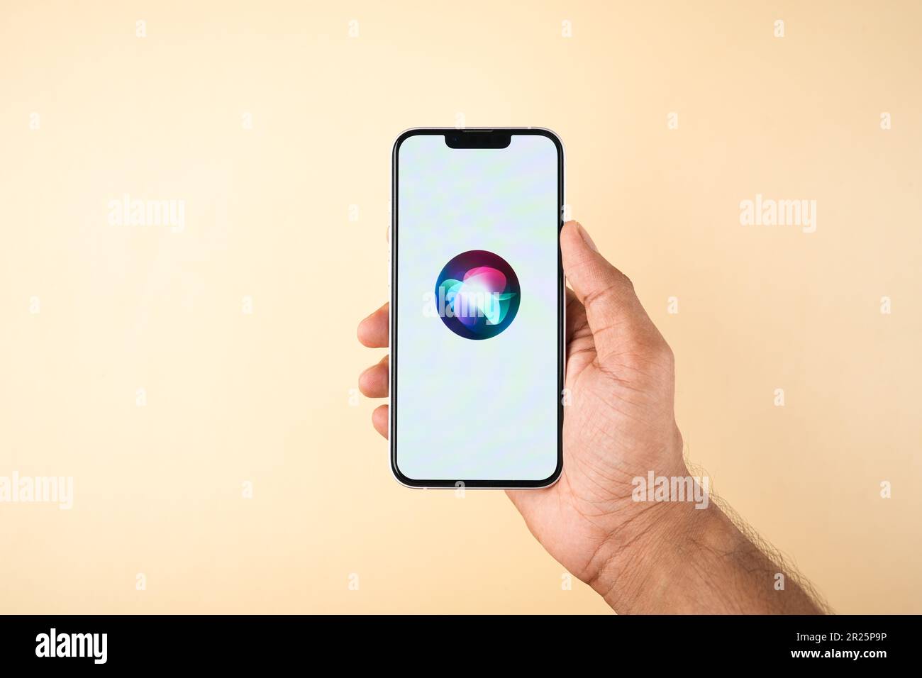 Siri logo hi-res stock photography and images - Alamy