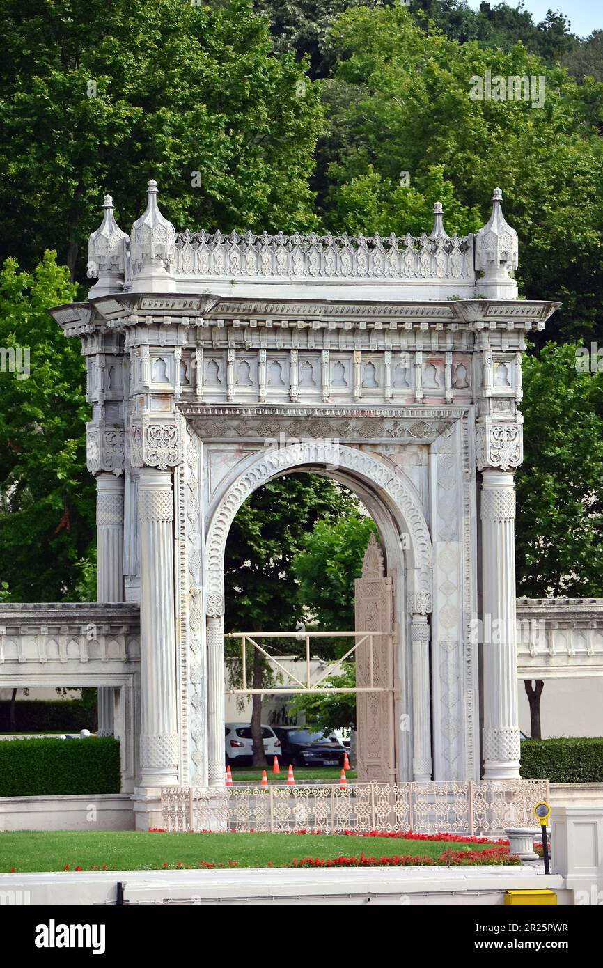 gate, Çırağan Palace, Çırağan Sarayı, a former Ottoman palace, is now a ...