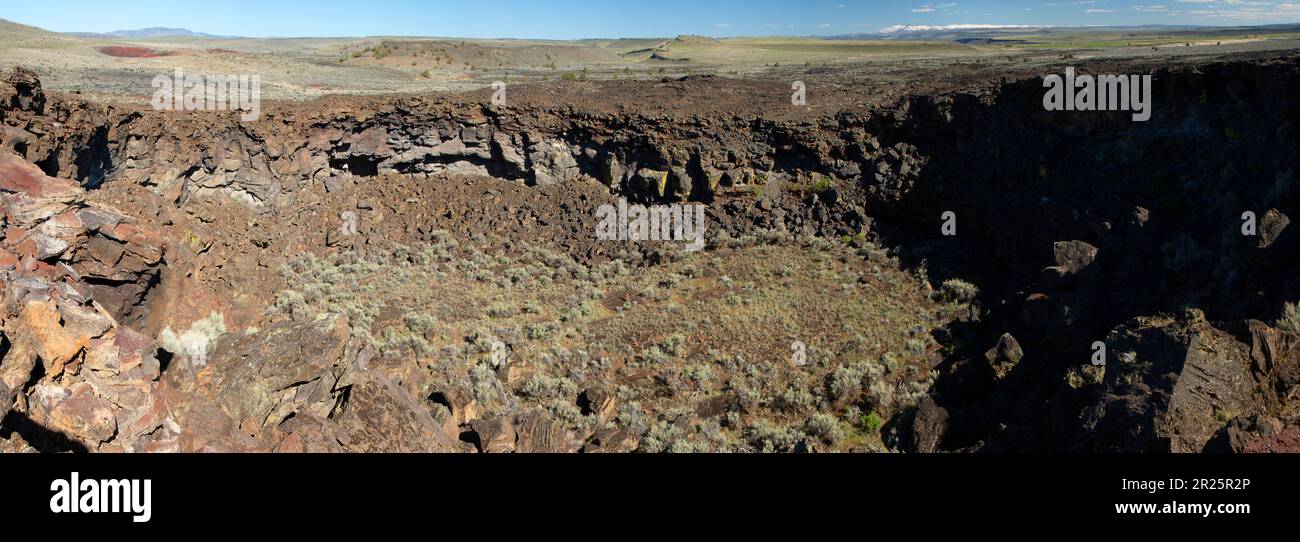 Lava Pit Crater, Diamond Craters Outstanding Natural Area, Diamond Loop ...