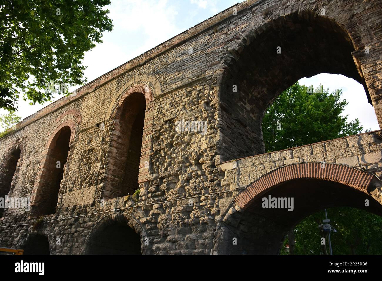 Aqueduct of Valens, Valens Su Kemeri, Roman aqueduct system built in ...