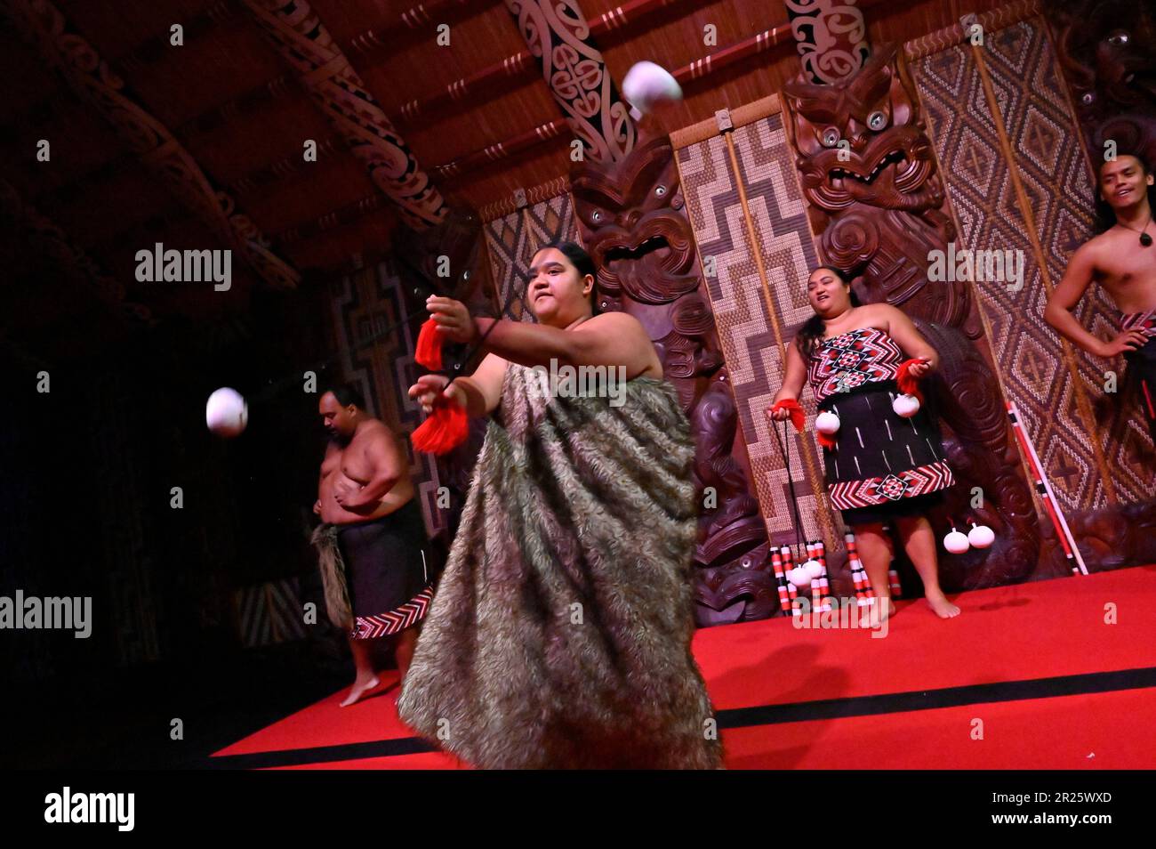 Maori welcome dance hi-res stock photography and images - Alamy