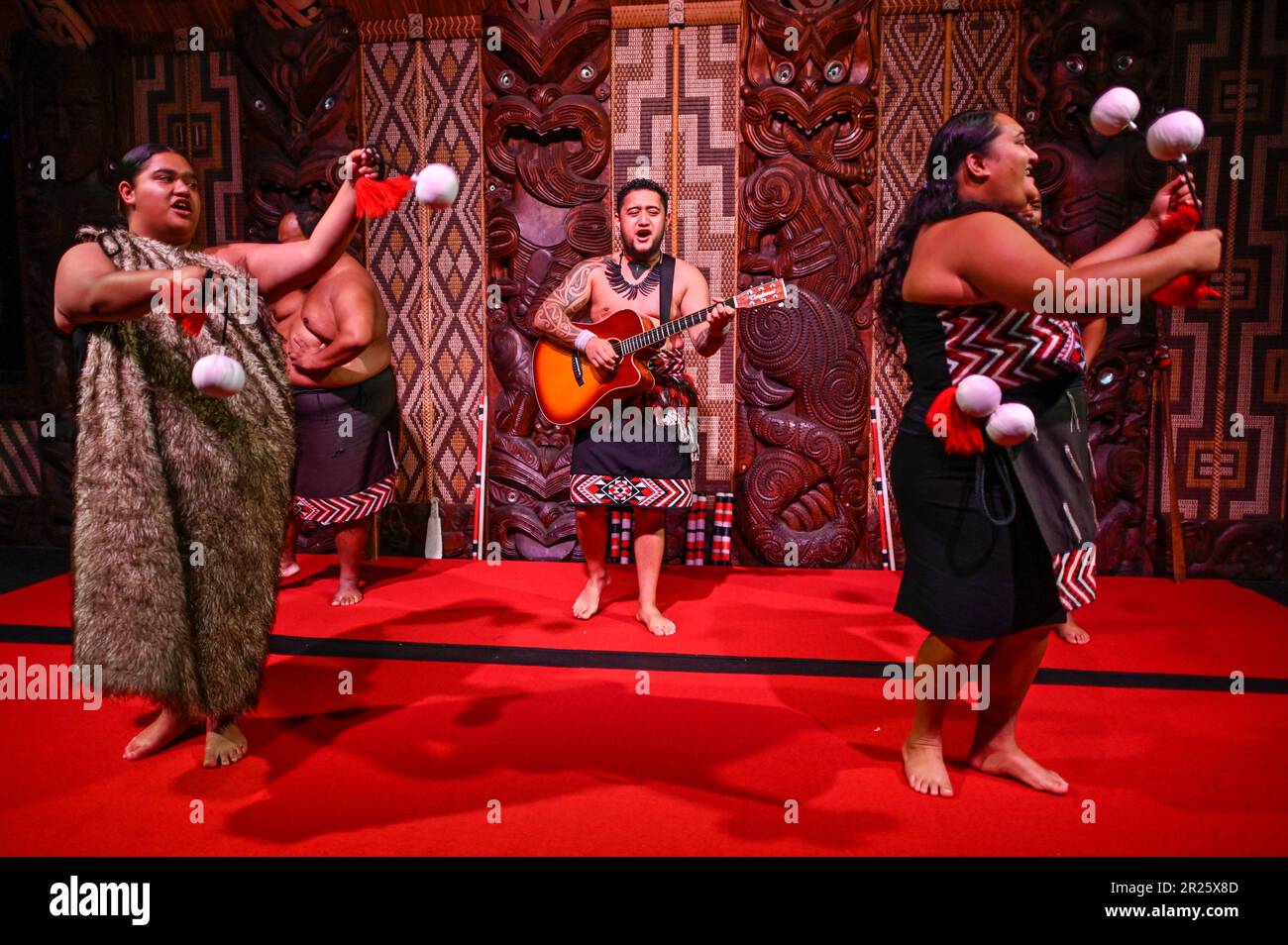 Maori dances hi-res stock photography and images - Alamy