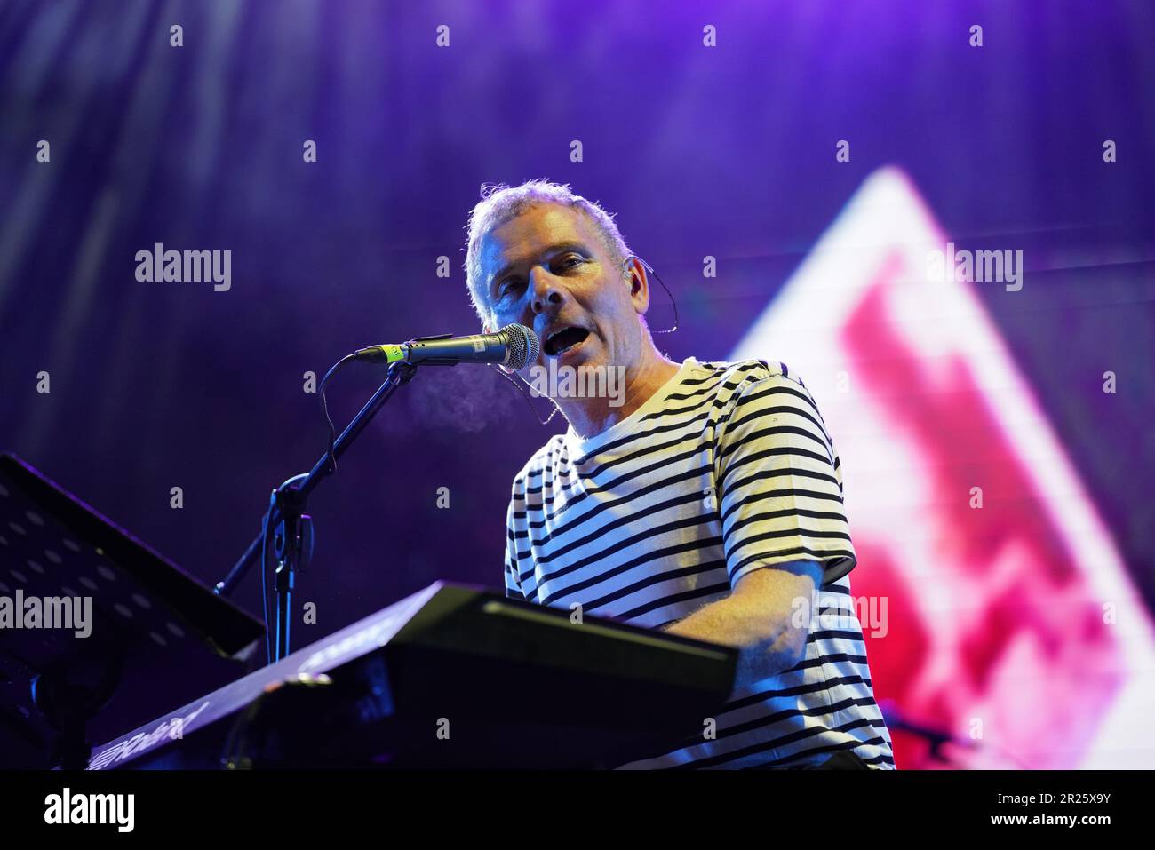 ISTANBUL, TURKIYE - SEPTEMBER 24, 2022: Belle and Sebastian Concert in Cheerz Festival Stock ...