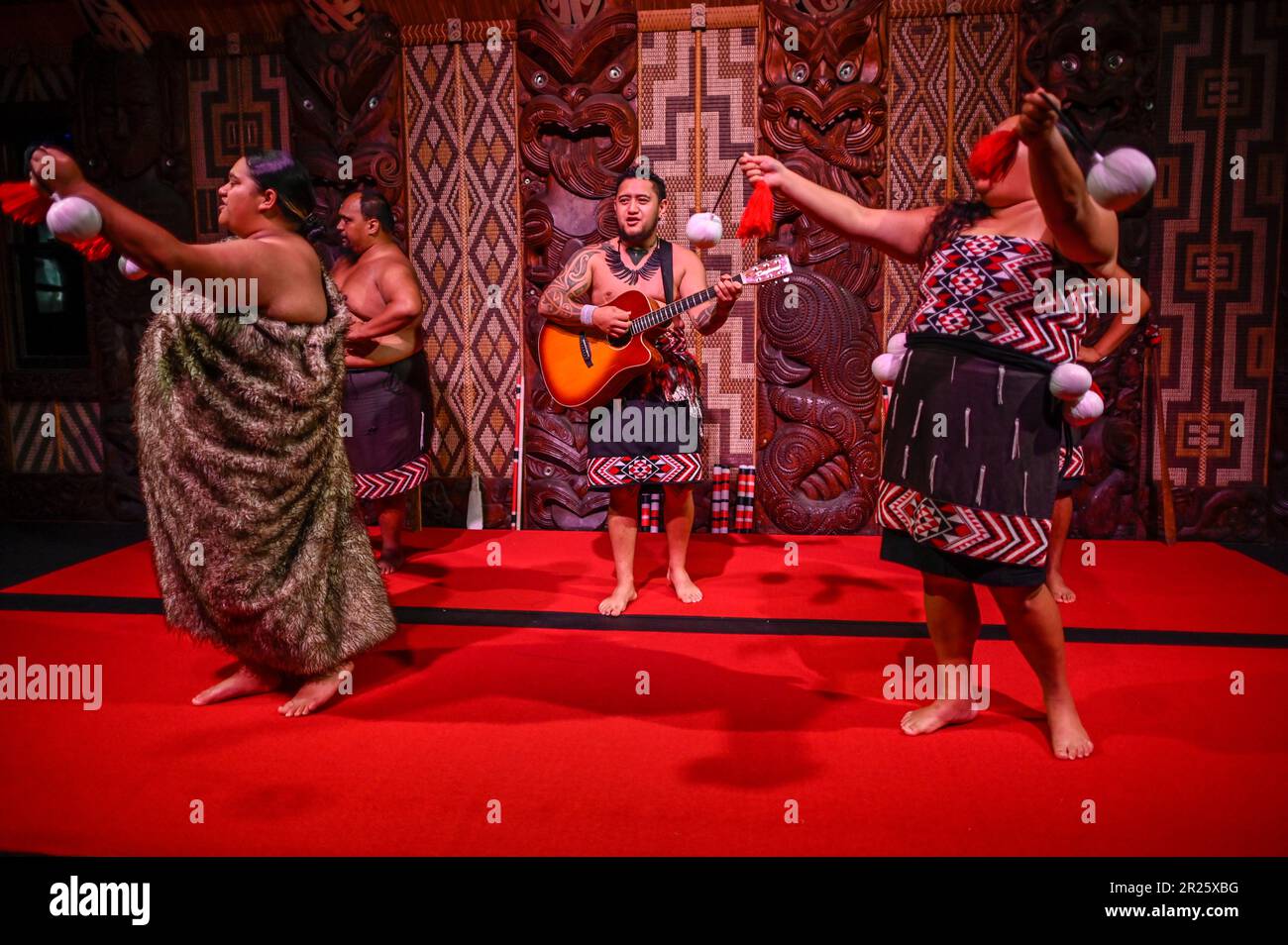 Powhiri, the traditional Māori welcome dance Stock Photo - Alamy