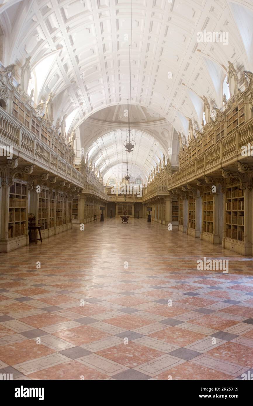 Arquitectura historica portuguesa hi-res stock photography and images ...