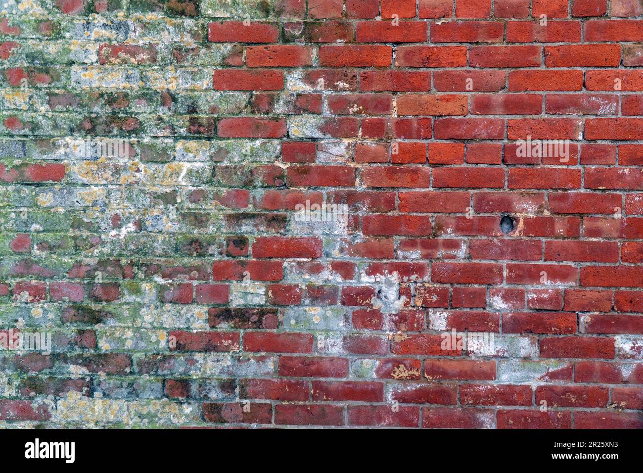 Closed up view of an old dmaged birck wall Stock Photo - Alamy