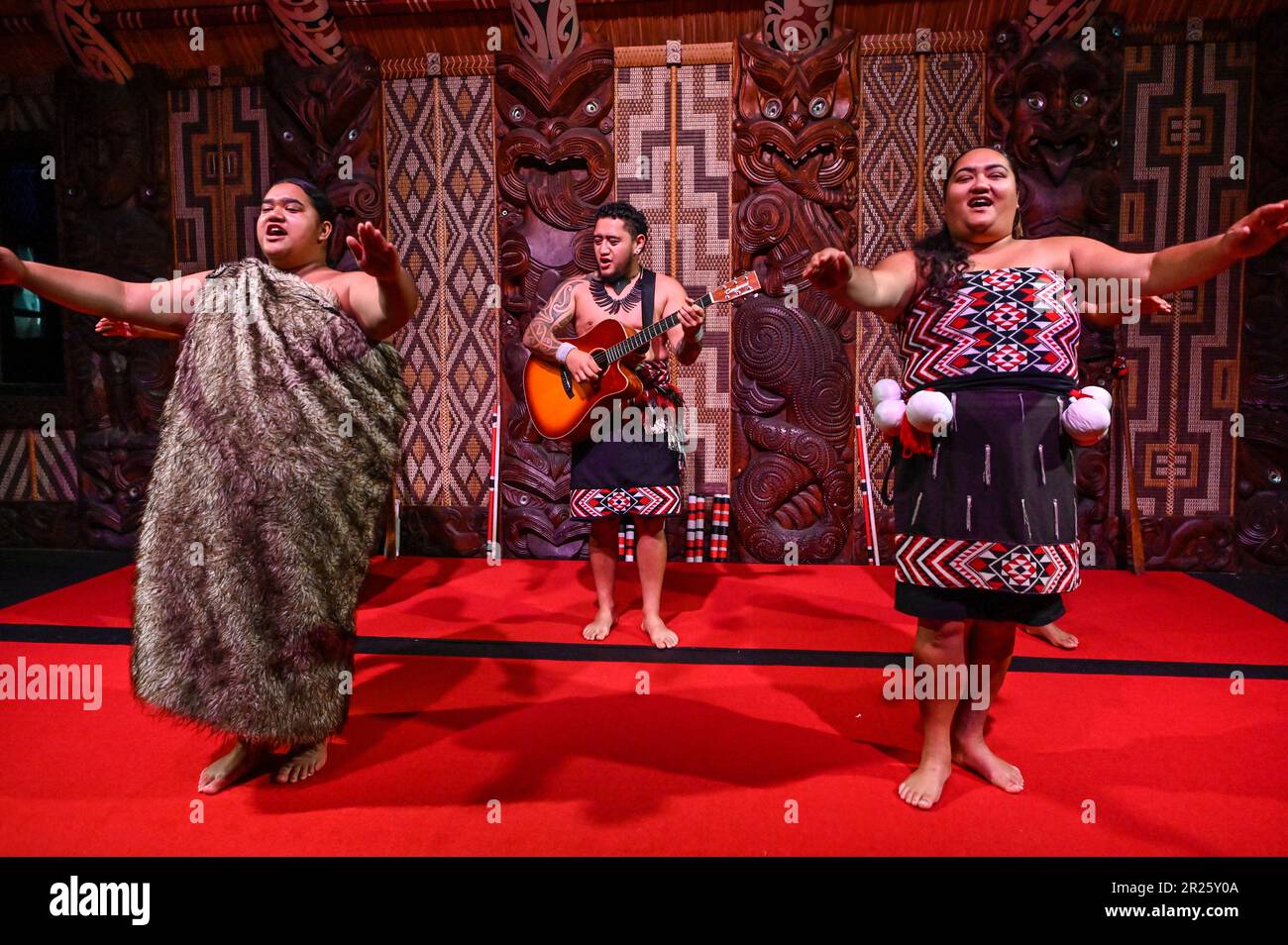 Powhiri, the traditional Māori welcome dance Stock Photo - Alamy