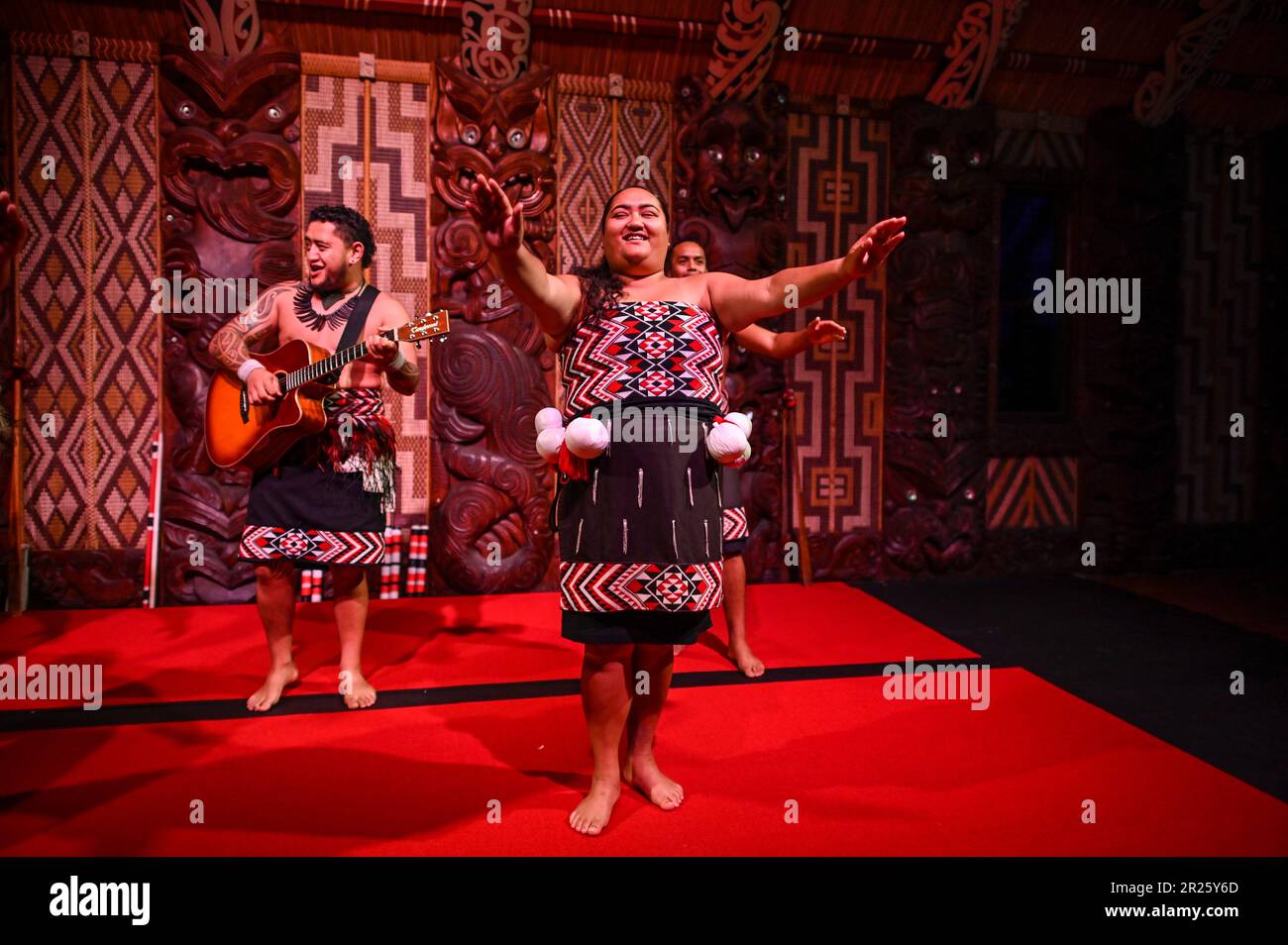 Powhiri, the traditional Māori welcome dance Stock Photo - Alamy