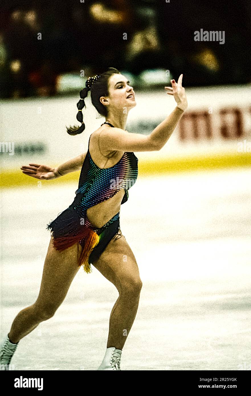 Katerina Witt (GDR) at the 1986 World Figure Skating Championships ...