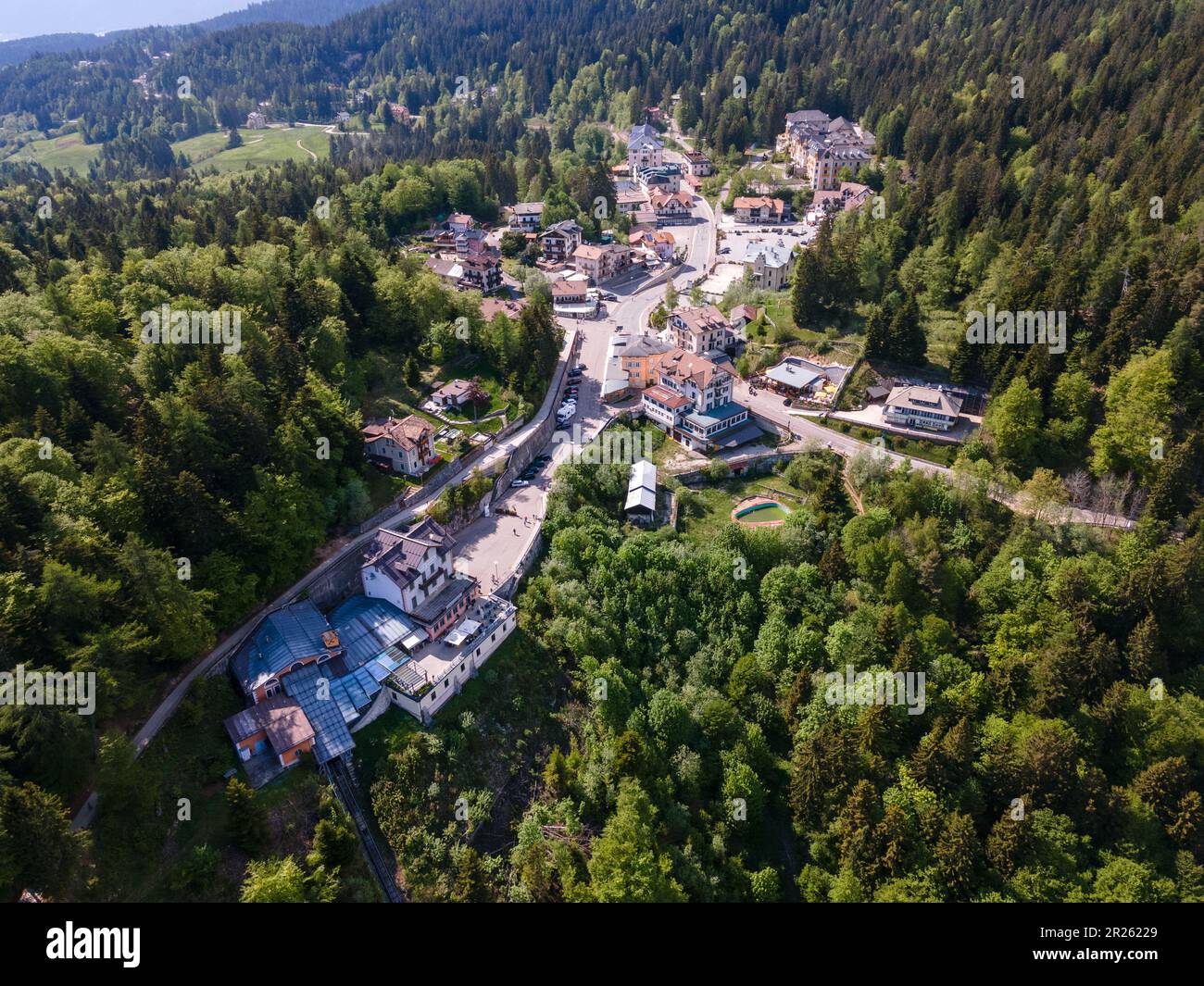 Mendola pass hi-res stock photography and images - Alamy