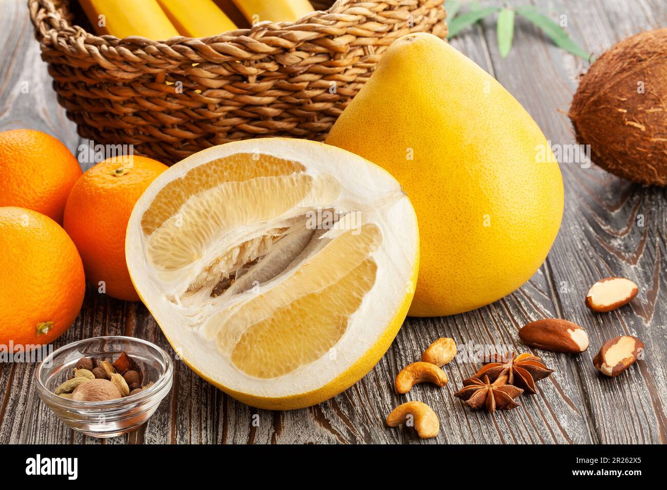 Tropical pomelo hi-res stock photography and images - Alamy