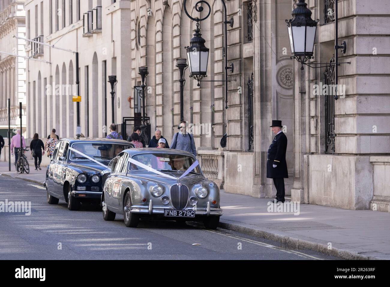 Rac club pall mall hi-res stock photography and images - Alamy
