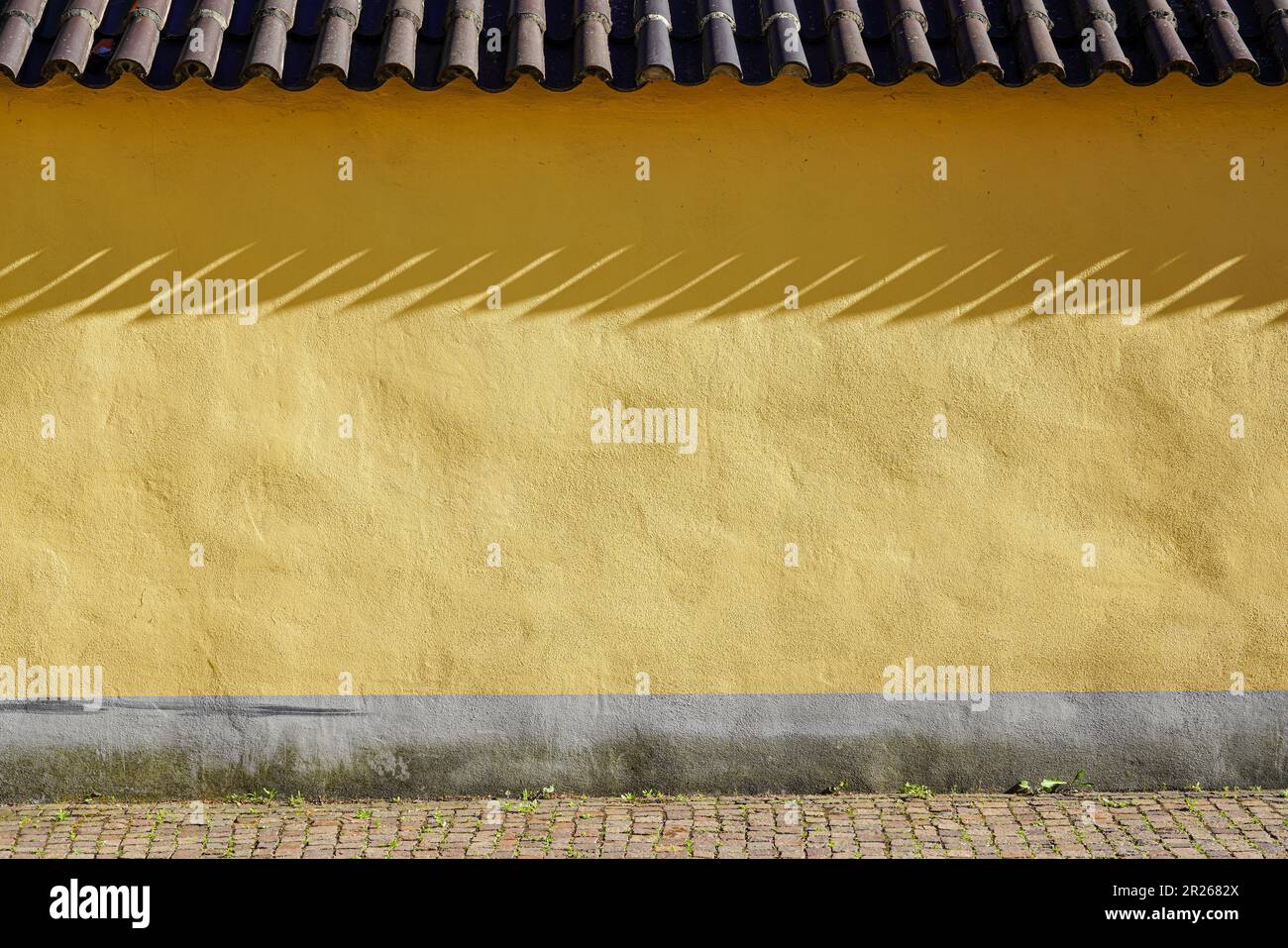 Casting forms hi-res stock photography and images - Alamy