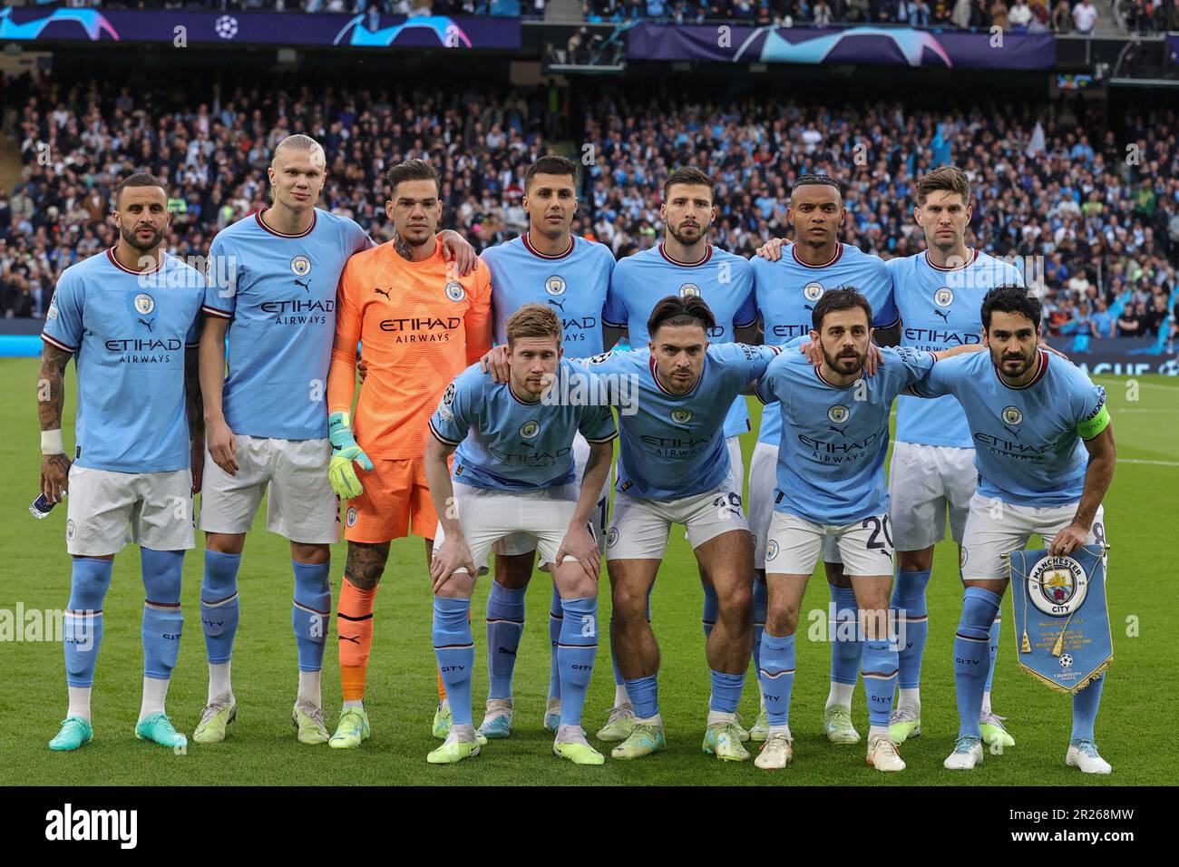 Manchester City players line up ahead of the UEFA Champions League Semi ...
