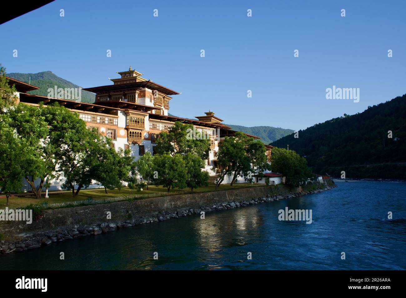 Dzongs of bhutan hi-res stock photography and images - Alamy