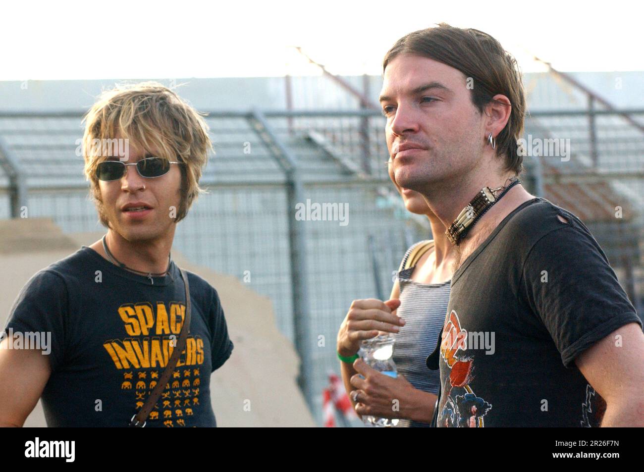 Arezzo Italy 2002-07-04 : Courtney Taylor-Taylor and Peter Holmström of ...