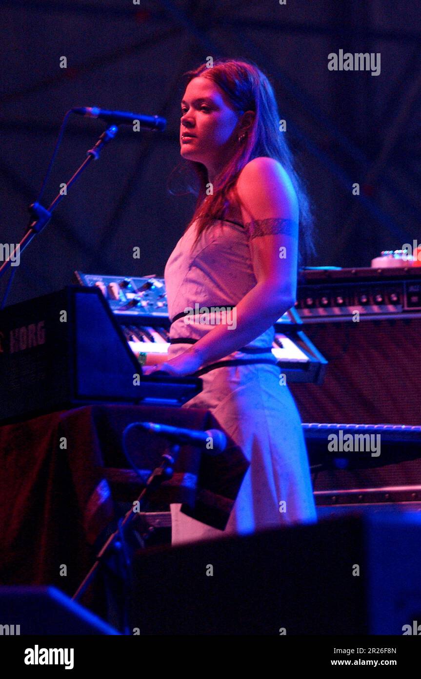 Arezzo Italy 2002-07-04 : Zia McCabe keyboardist of The Dandy Warhols ...