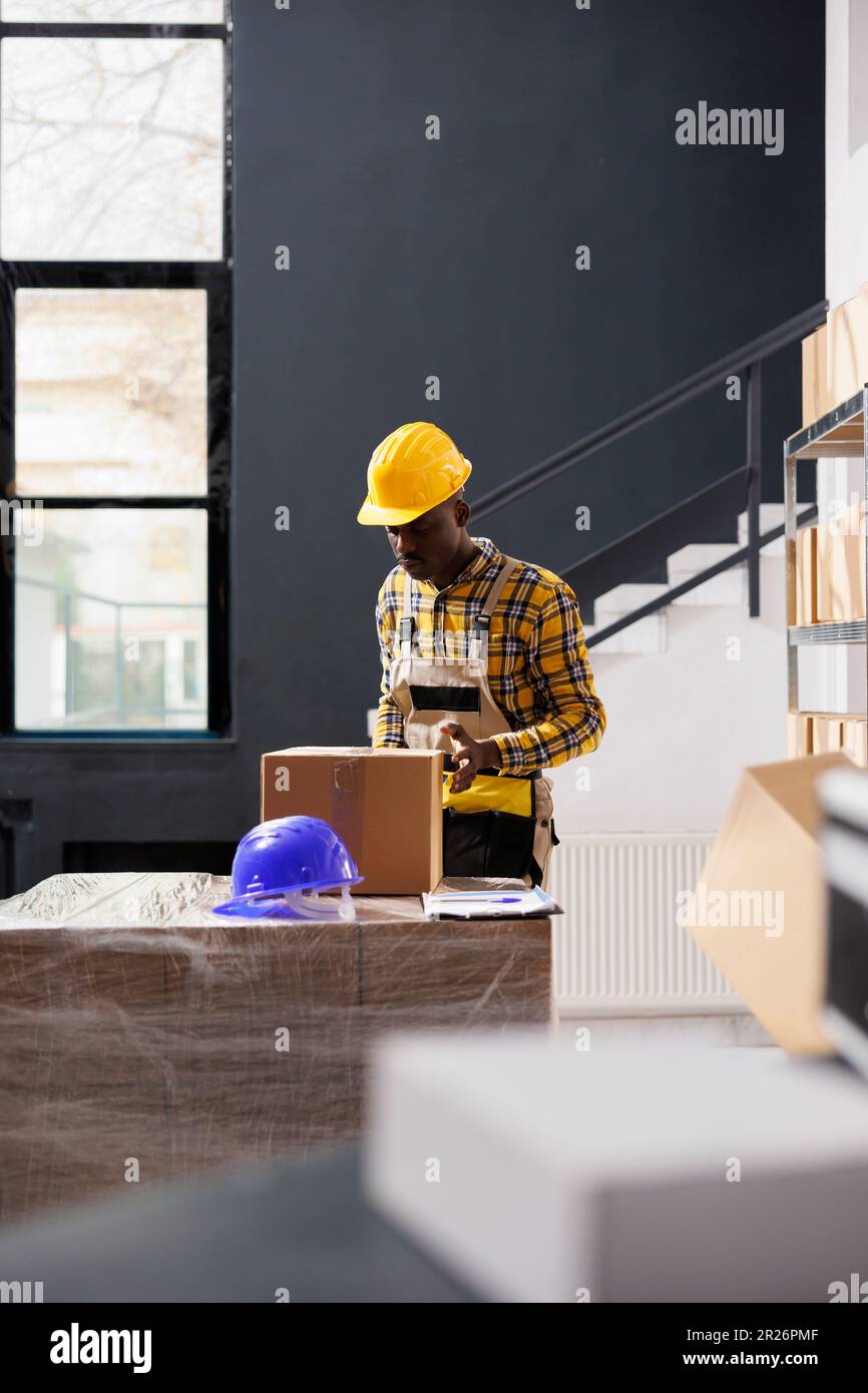 African american package handler hi-res stock photography and images ...