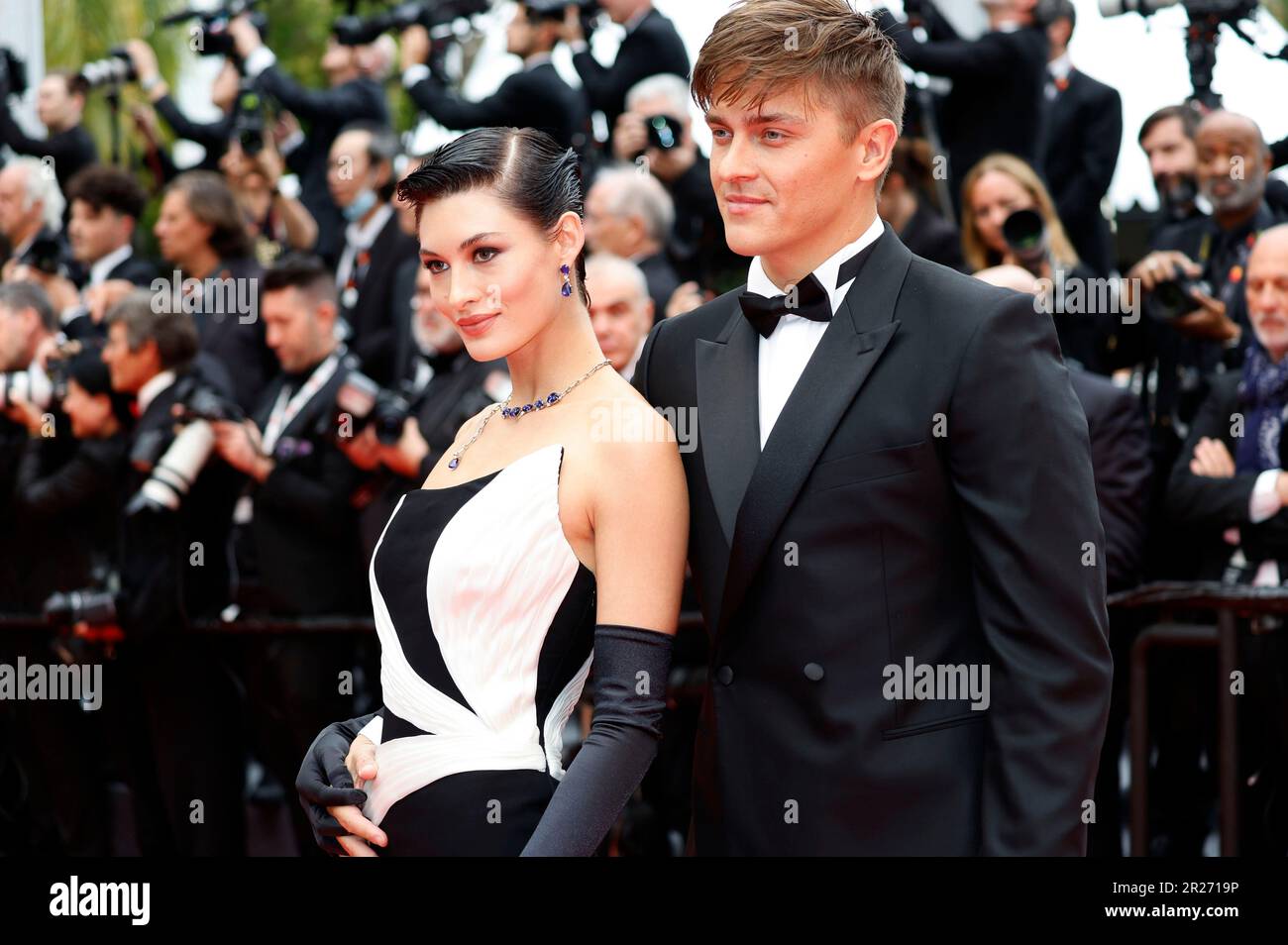 Cannes, Frankreich. 17th May, 2023. Grace Elizabeth und Nicolas Krause ...