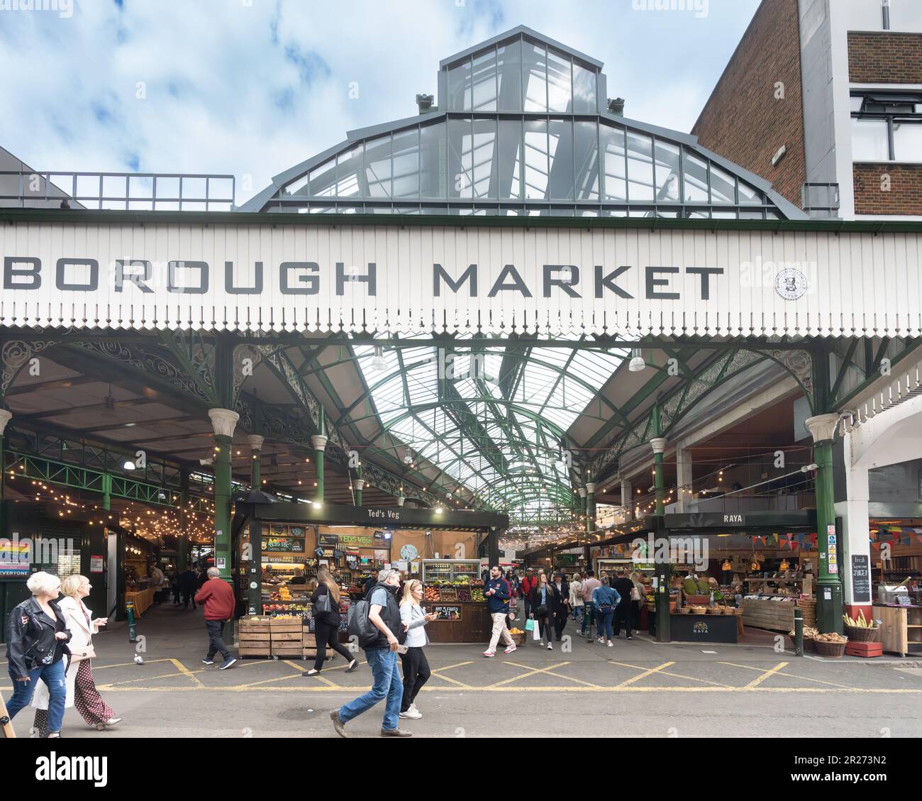 Tapas brindisa london bridge hi-res stock photography and images - Alamy