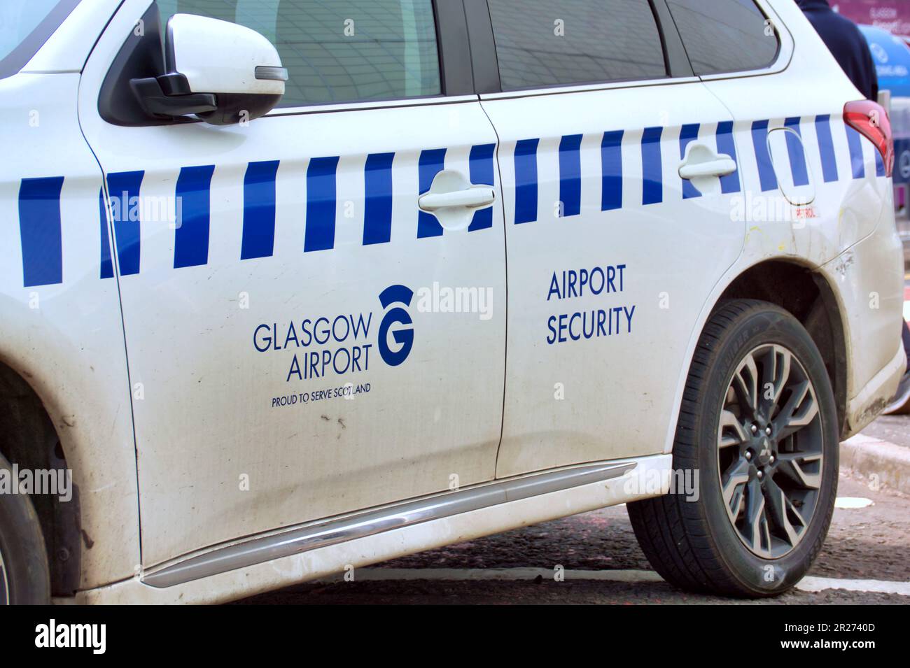Airport security sign hi-res stock photography and images - Alamy
