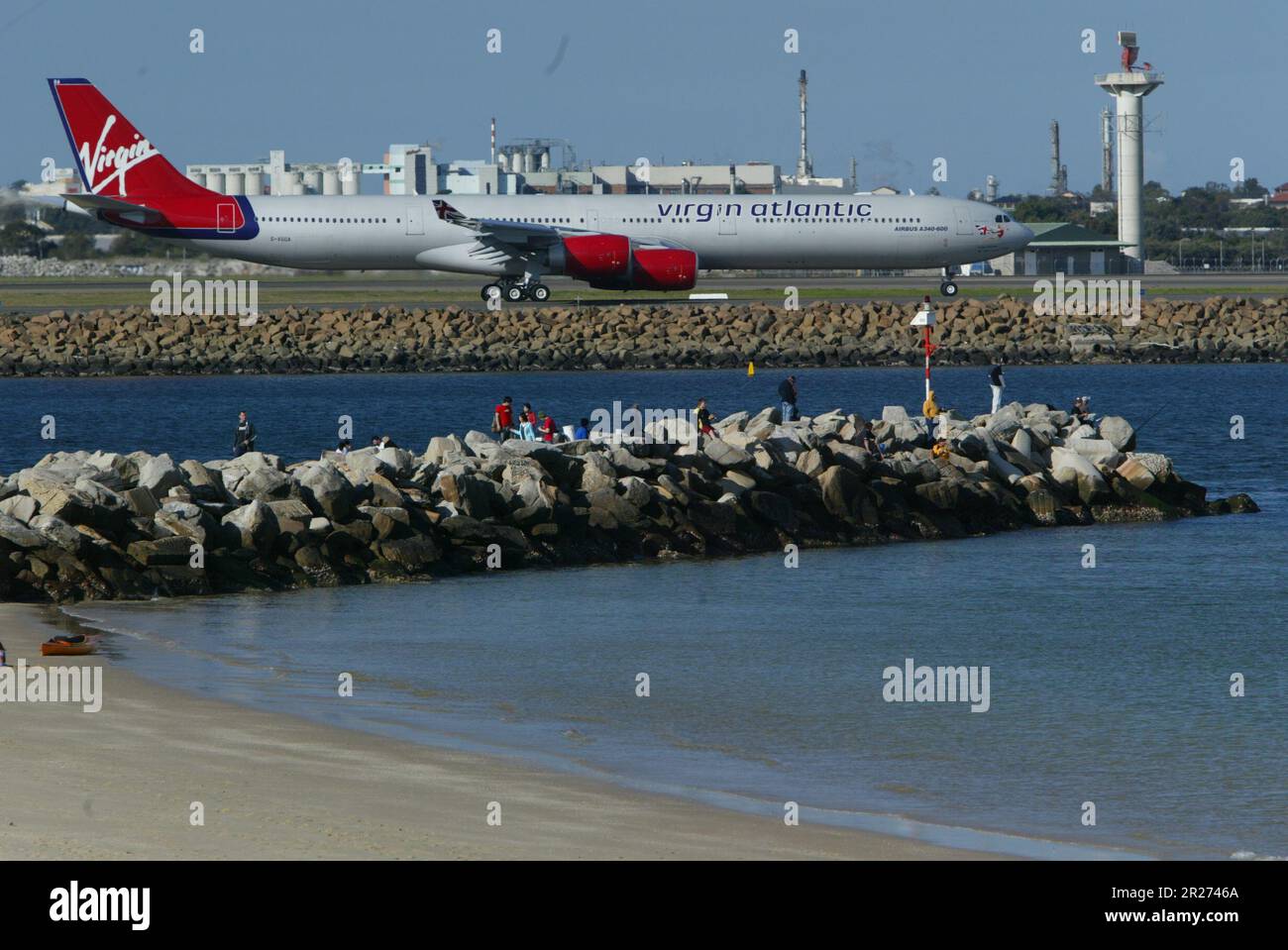 Aircraft movements at Sydney Airport on Botany Bay in Sydney, Australia ...