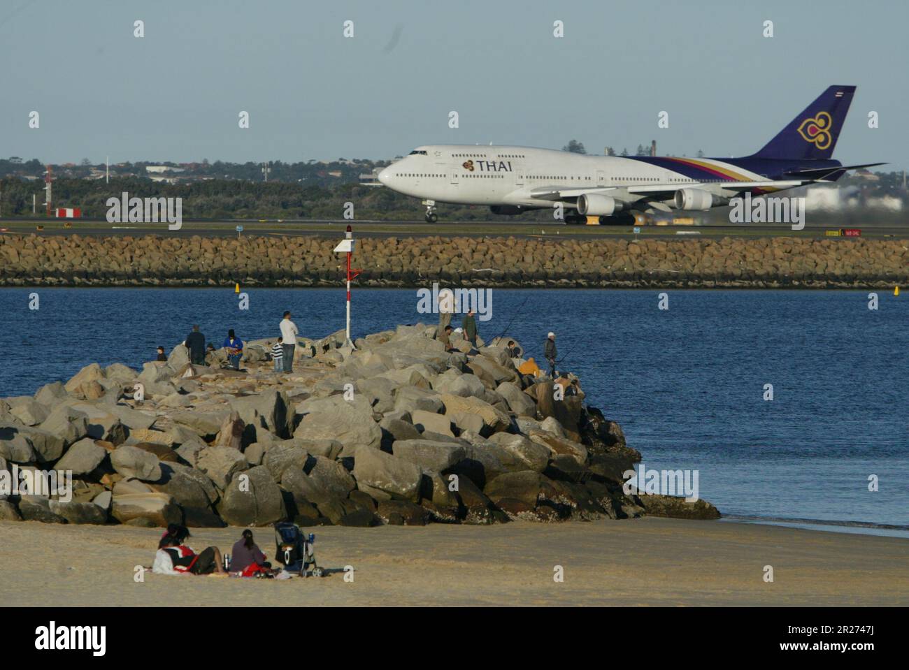 Aircraft movements at Sydney Airport on Botany Bay in Sydney, Australia ...