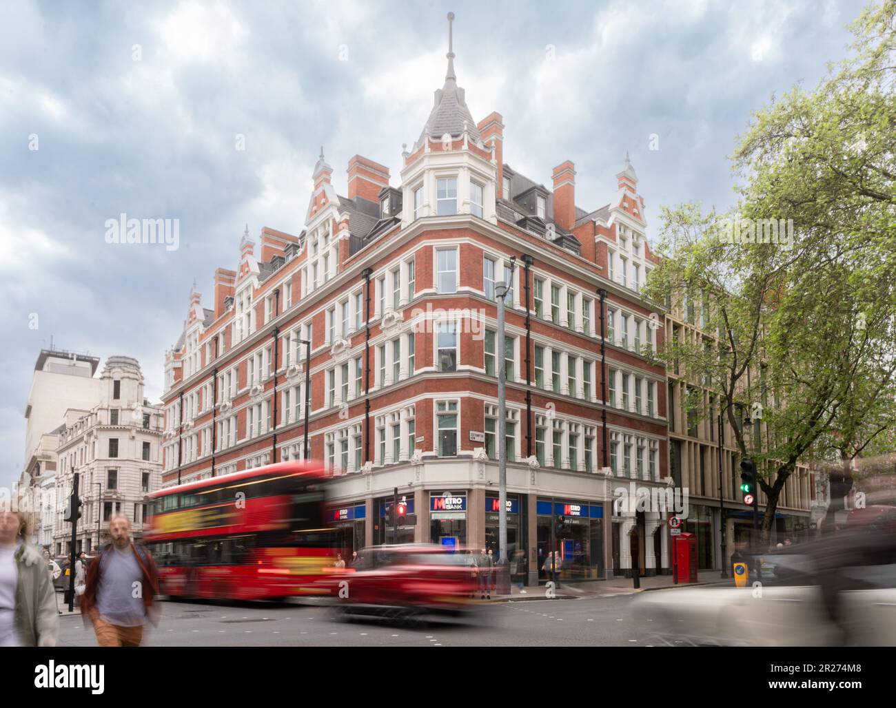 metro bank holborn London Stock Photo - Alamy