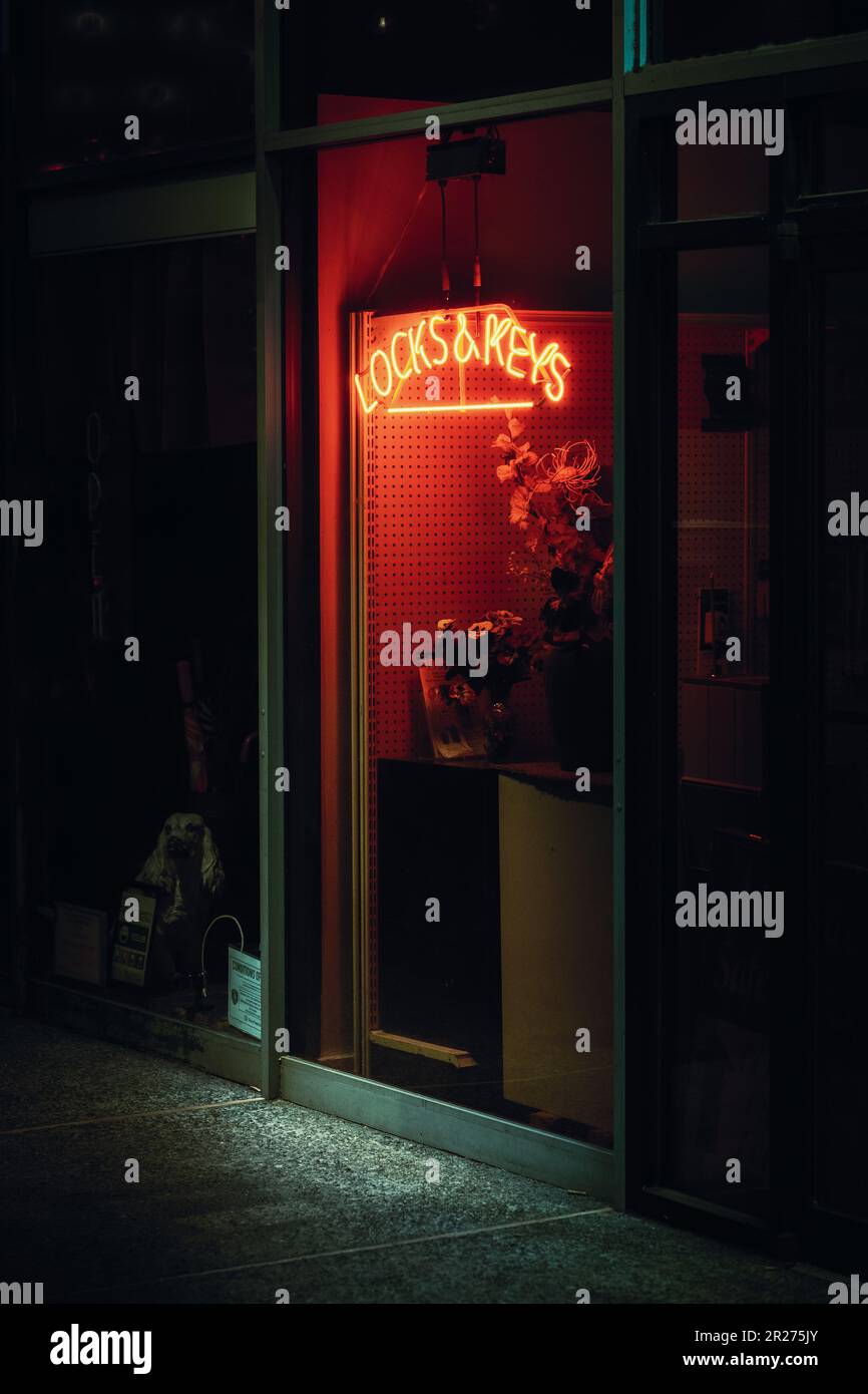 Locksmith night hi-res stock photography and images - Alamy