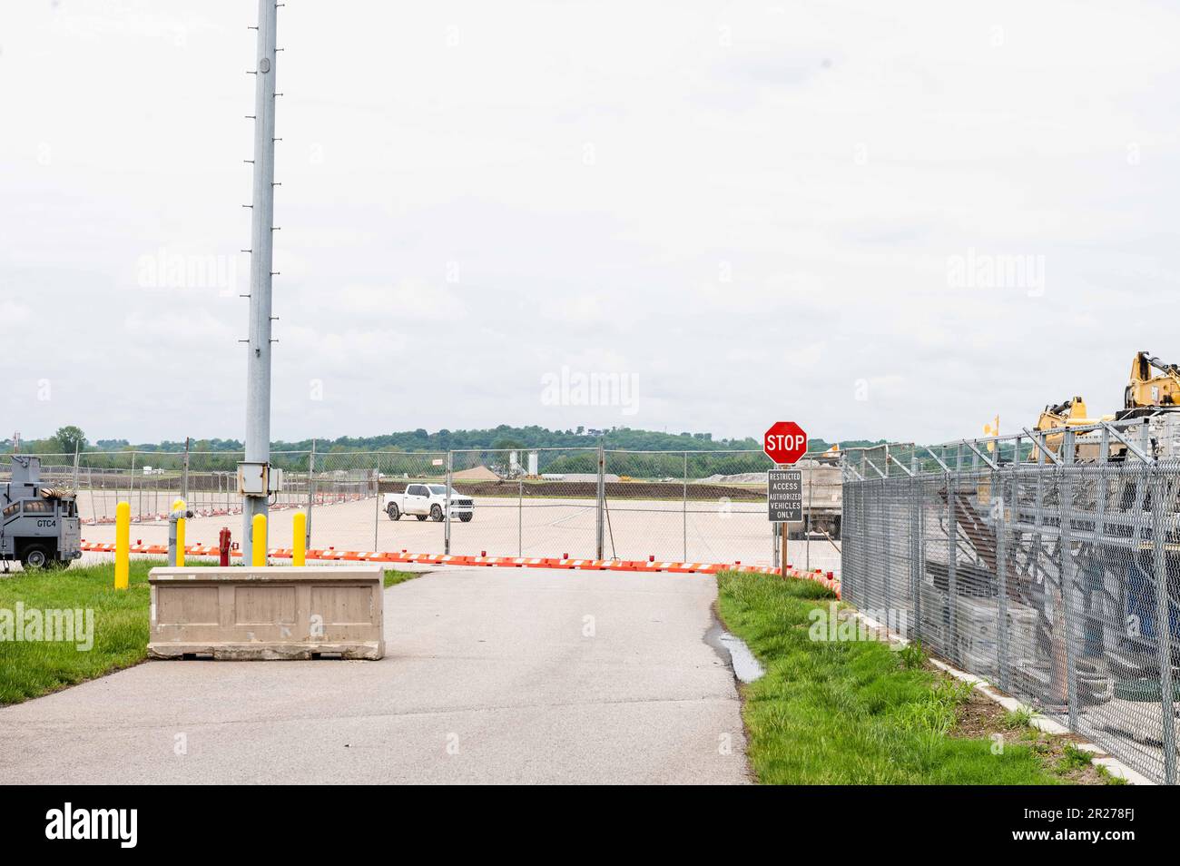 Construction of a new drainage pipe on the aircraft parking ramp and ...
