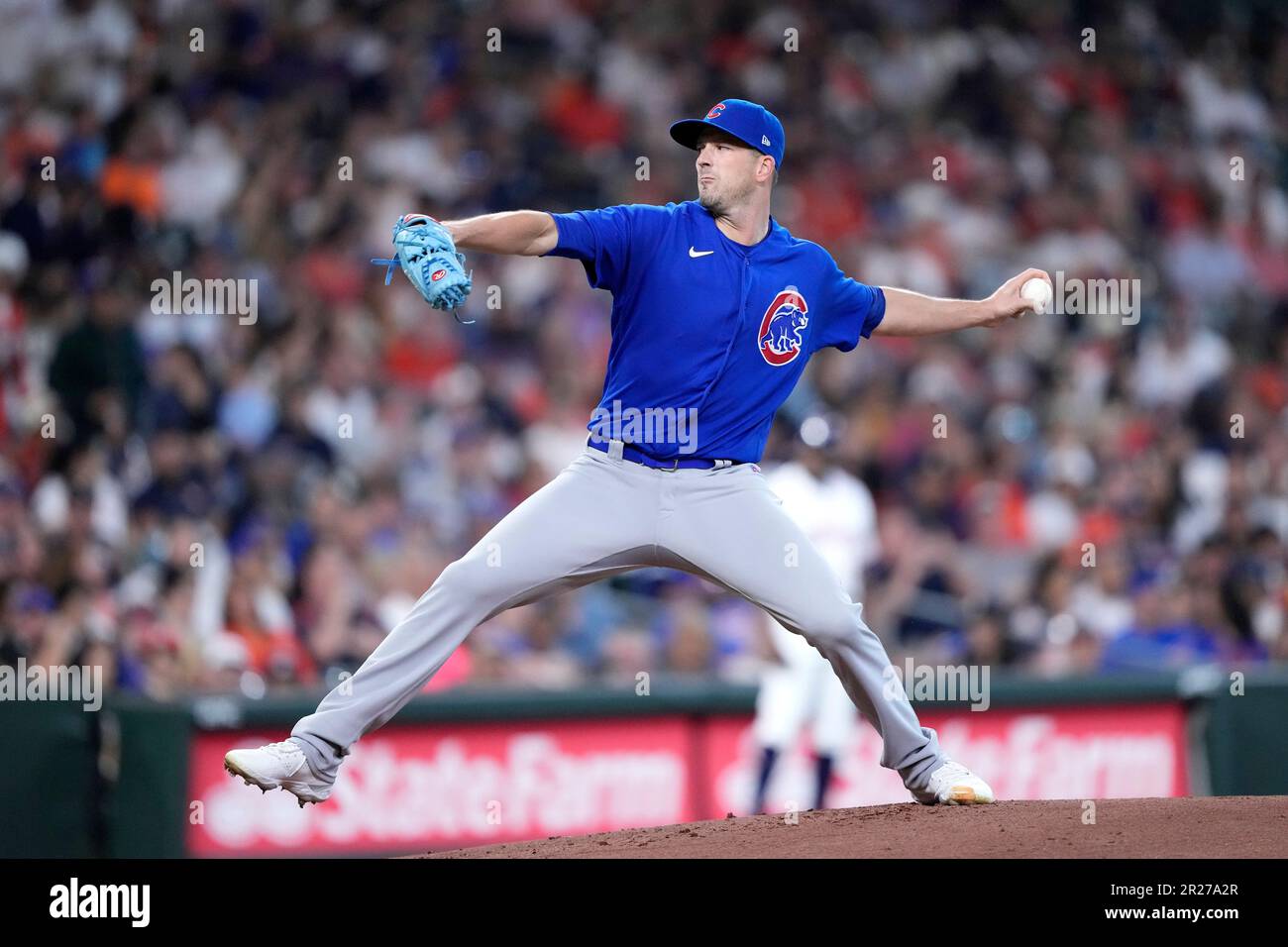 Chicago Cubs starting pitcher Drew Smyly throws during the first inning ...