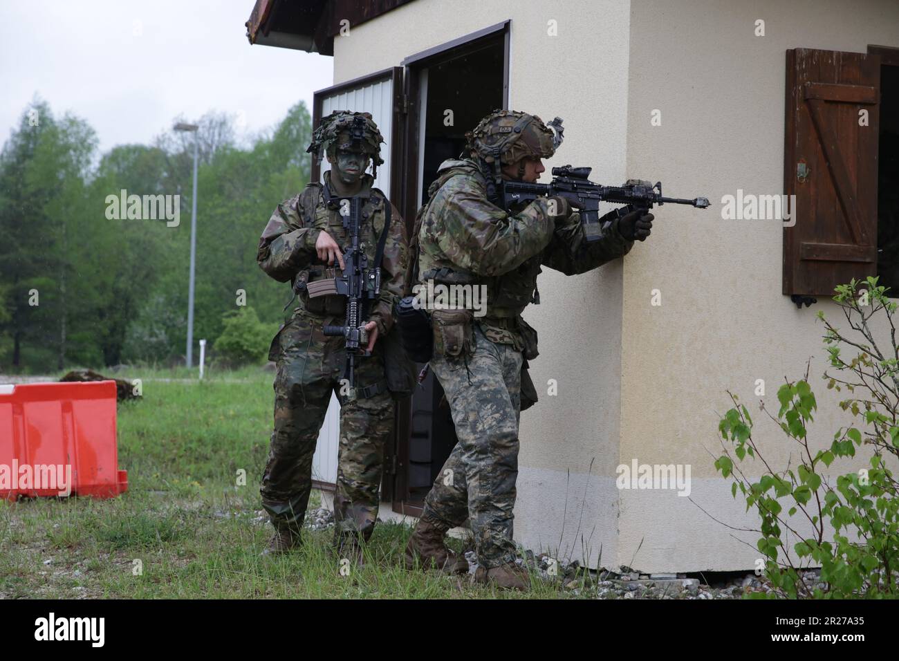 U.S. Soldiers assigned to the 2nd Brigade Combat Team, 1st Cavalry ...