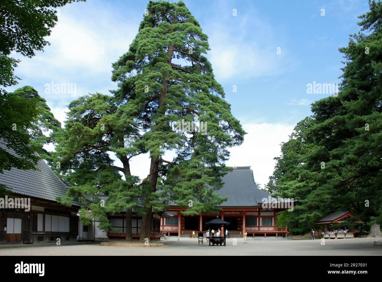 Motsuji temple main hall Stock Photo - Alamy