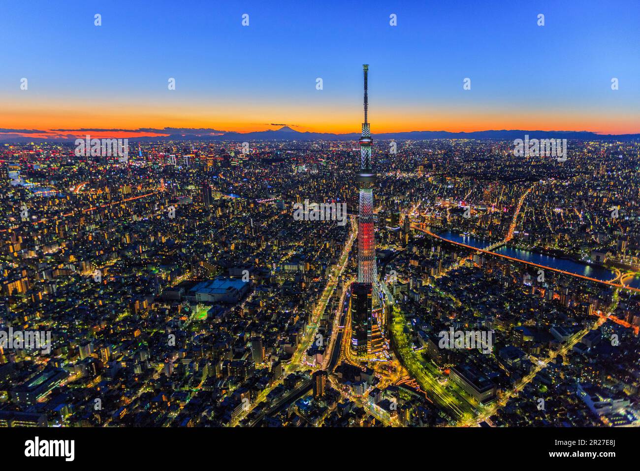The overview of the night scene of TOKYO SKYTREE and Mt.Fujisan Stock ...