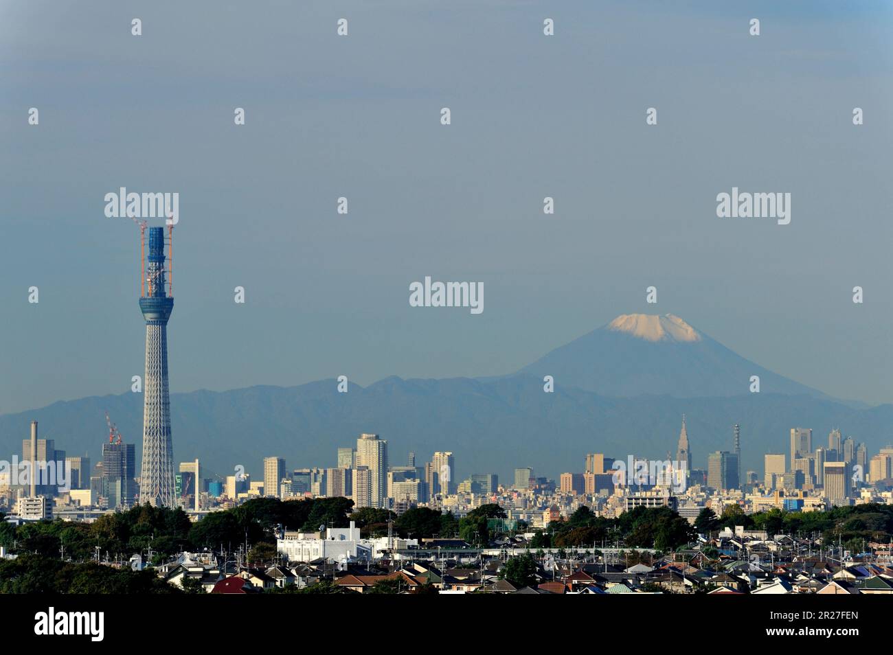 Tokyo sky tree and Mt Fuji Stock Photo - Alamy