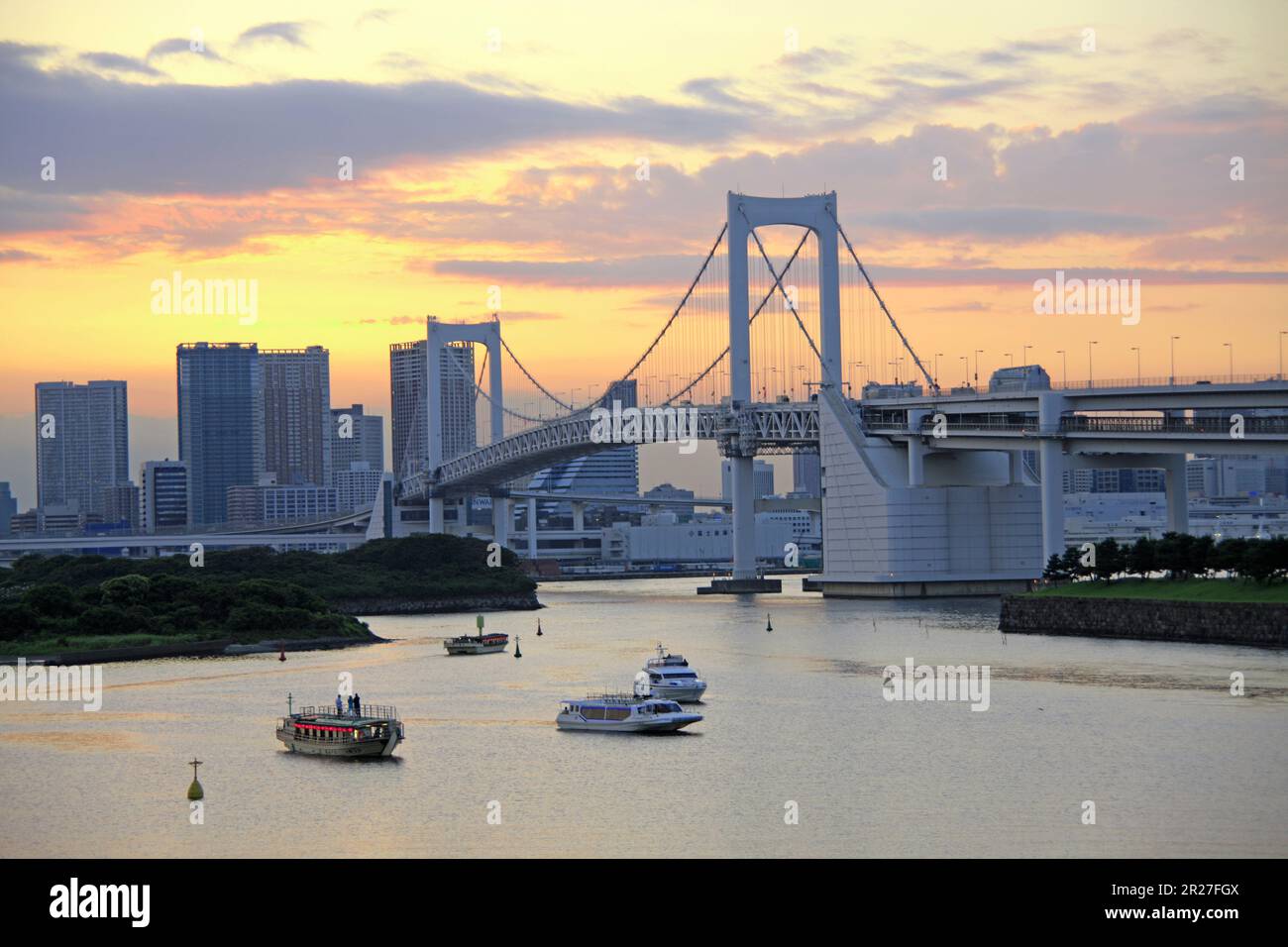 Rainbow Bridge and ship Stock Photo - Alamy