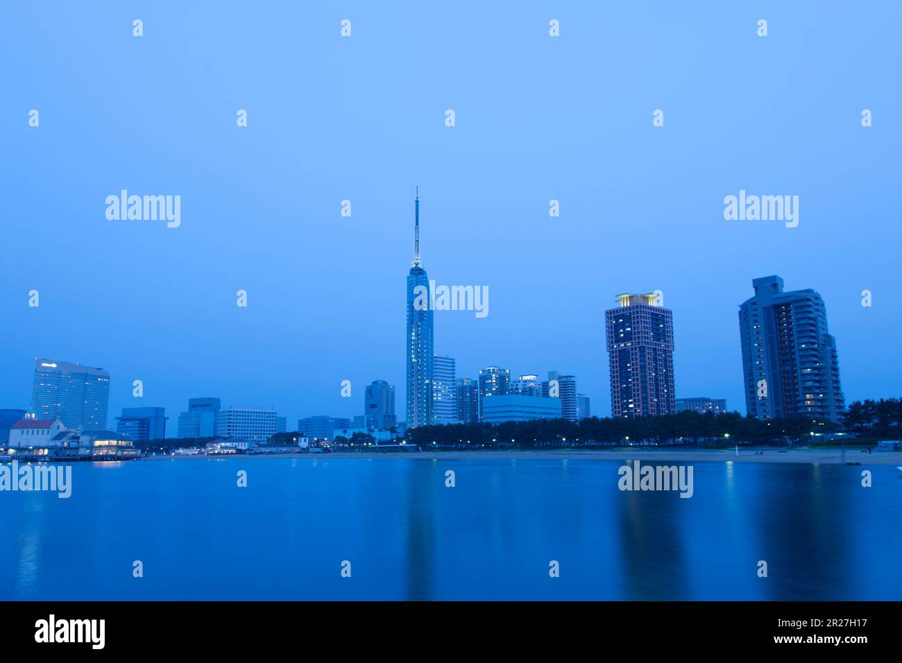 Night view of Seaside Momochi Stock Photo - Alamy