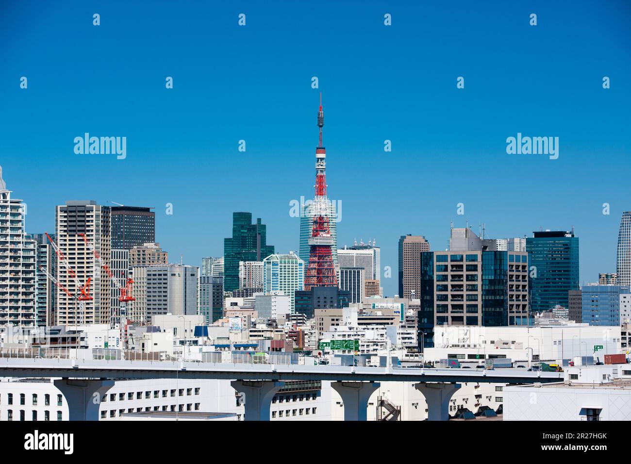 Tokyo Tower as seen from the Rainbow Bridge Stock Photo - Alamy