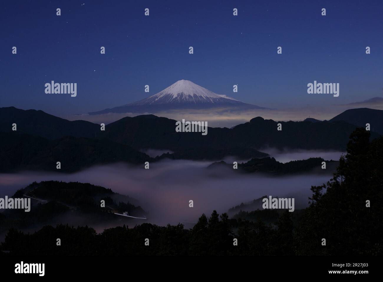 Mount Fuji at night in Yoshiwara, Shimizu Stock Photo - Alamy