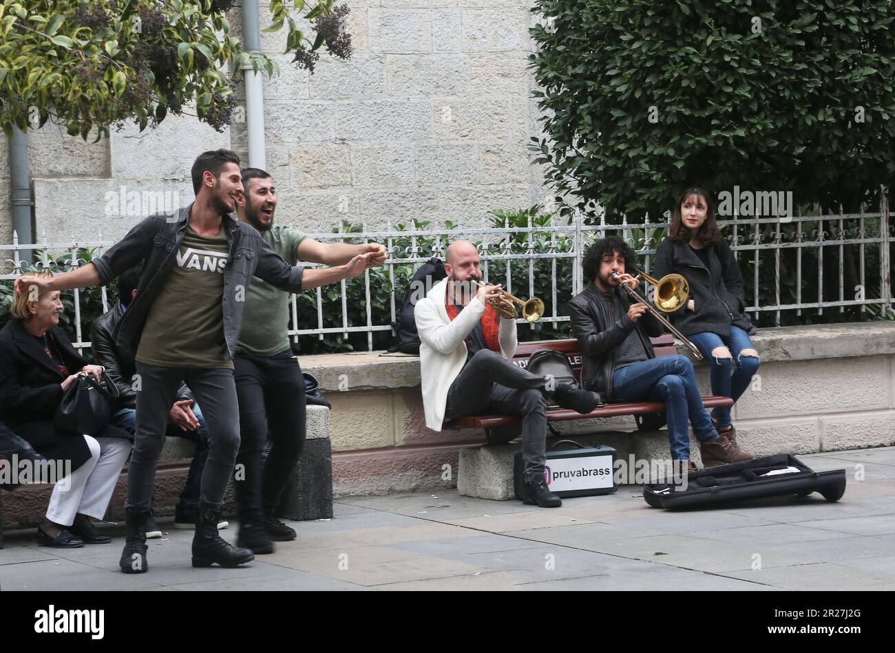 ISTANBUL, TURKEY - OCTOBER 31: Street musicians and dancers performing ...