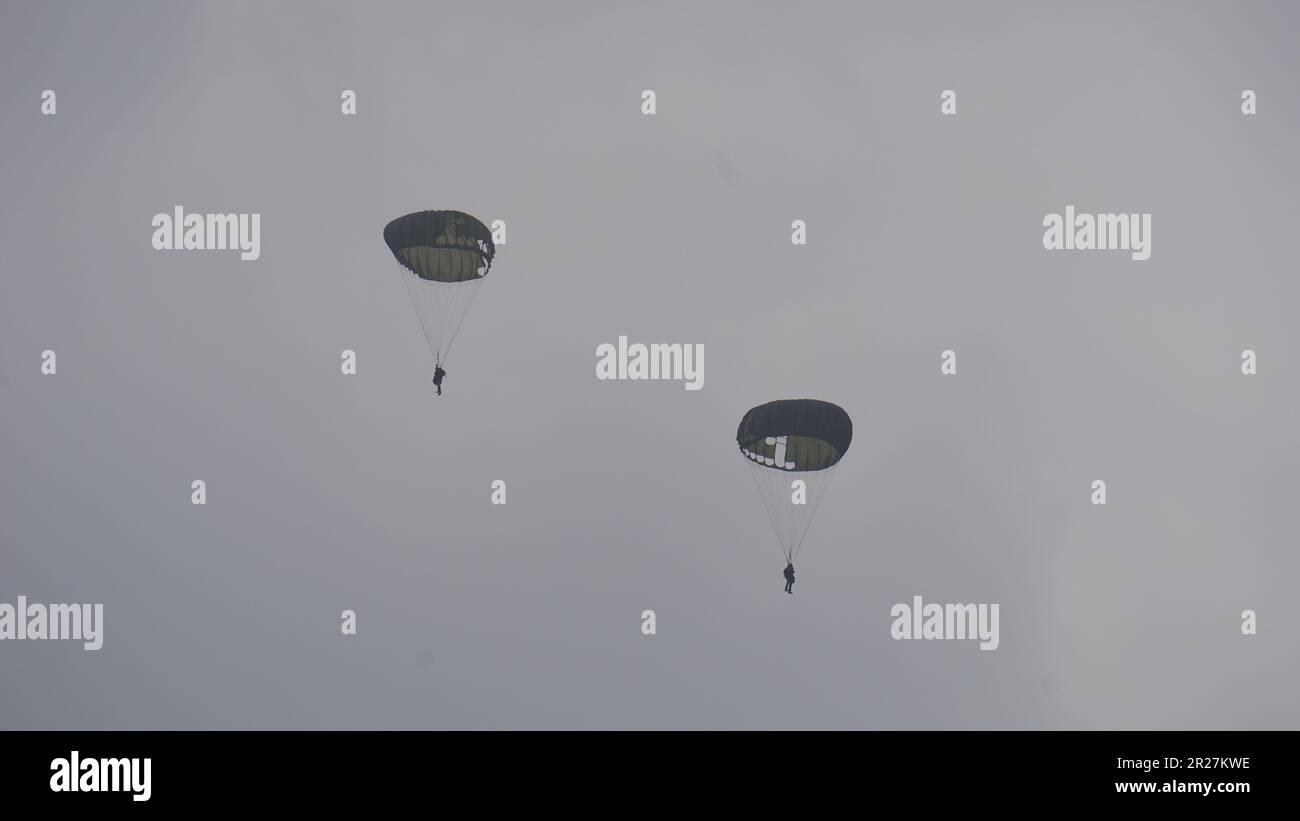 Indonesian air force does skydiving Stock Photo - Alamy