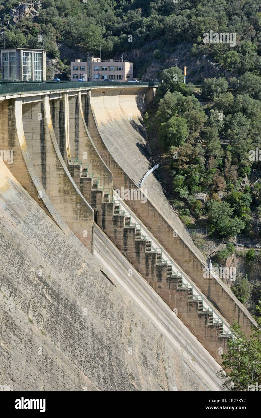Dam of the Sau reservoir in the region of Osona province of Barcelona ...