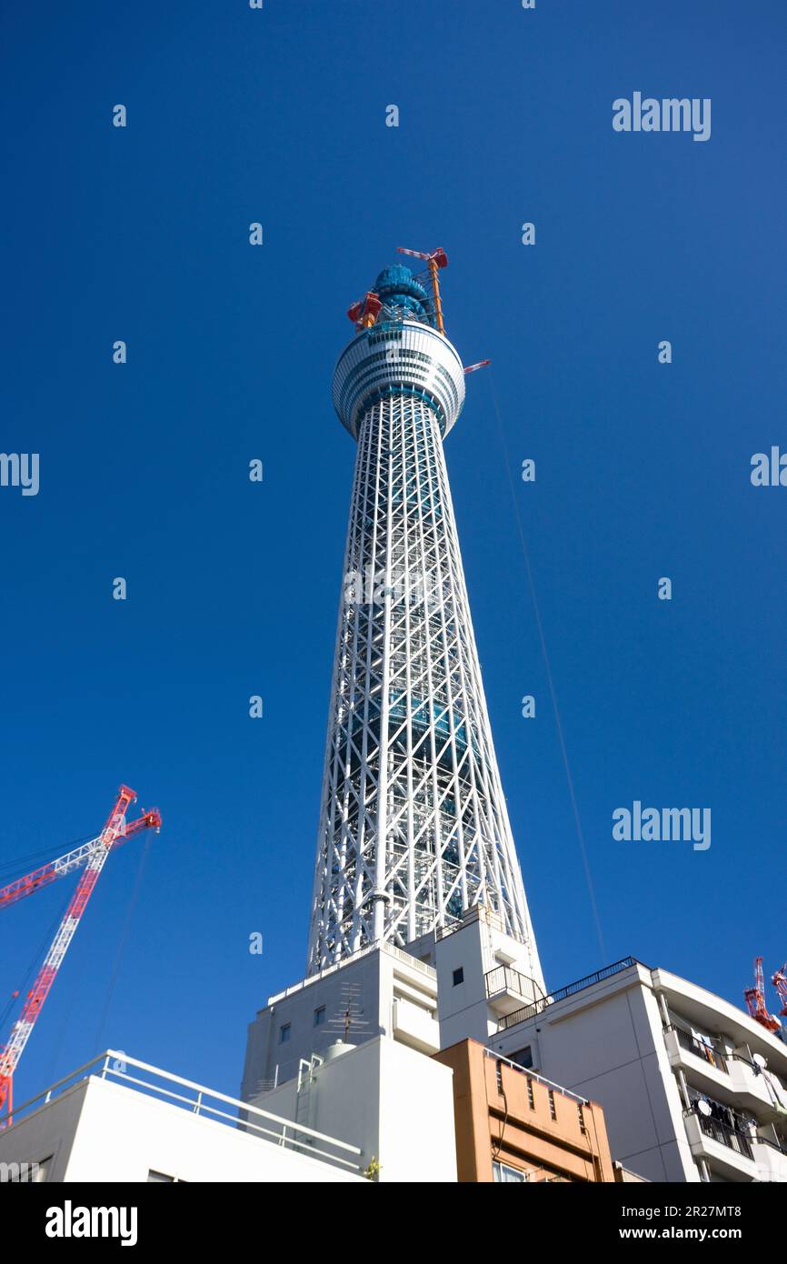 Tokyo skytree under construction hi-res stock photography and images ...