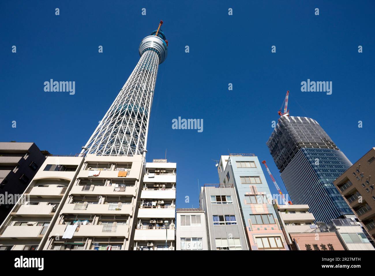 Tokyo skytree under construction hi-res stock photography and images ...