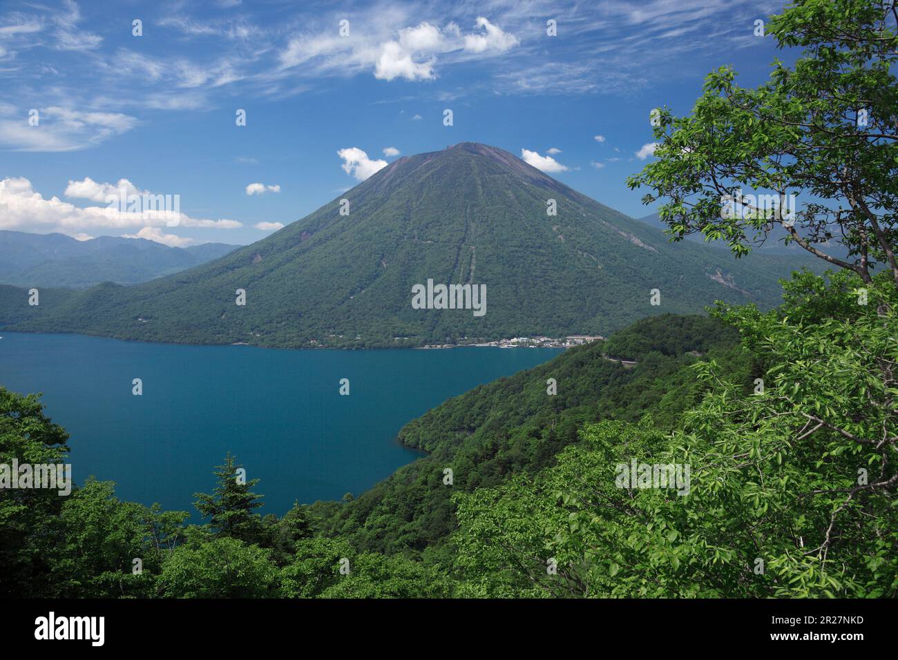 Freshly green Lake Chuzenji and Mount Nantai Stock Photo - Alamy