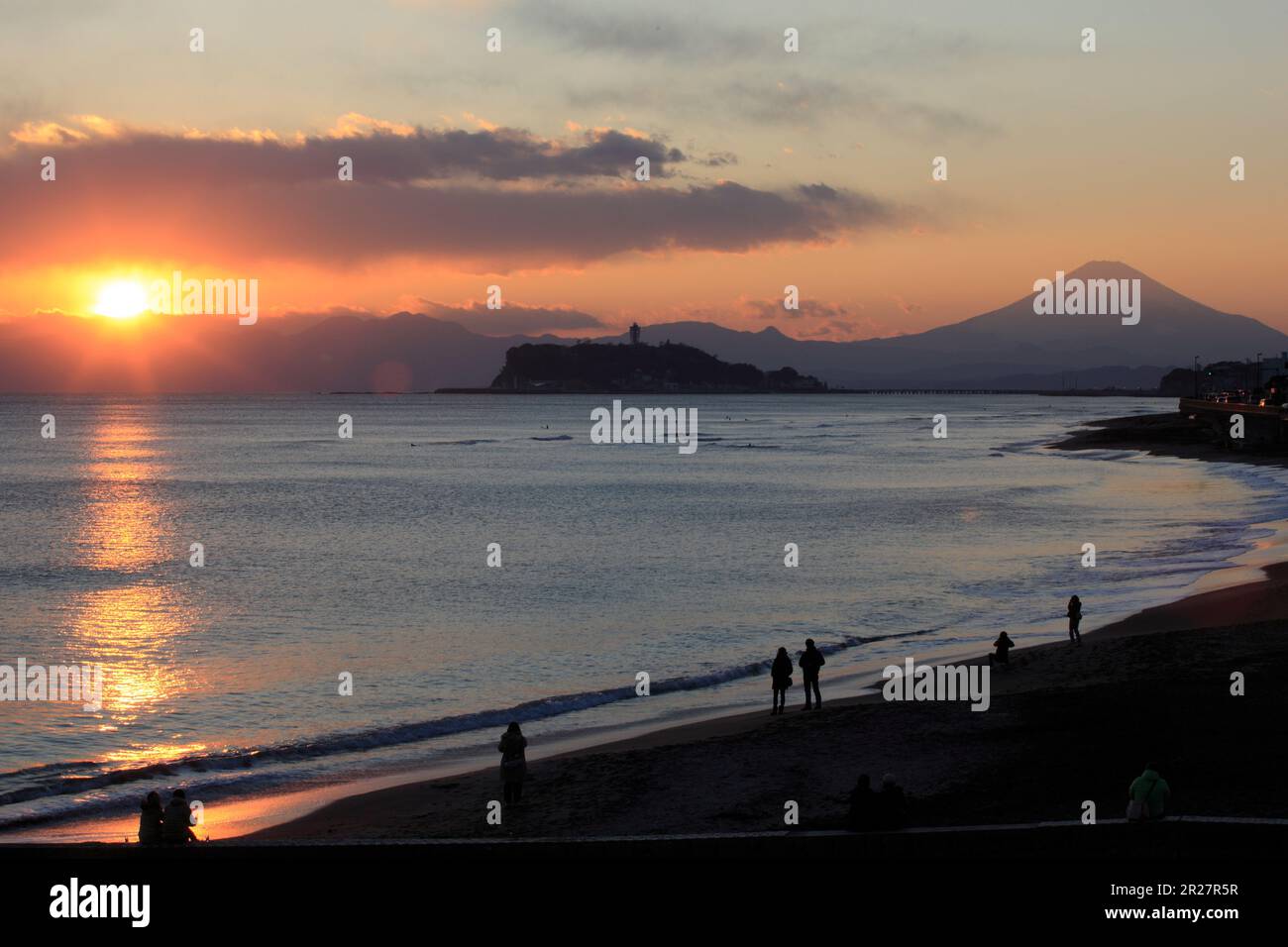 Enoshima, Mount Fuji, and sunset viewed from Inamuragasaki Stock Photo ...