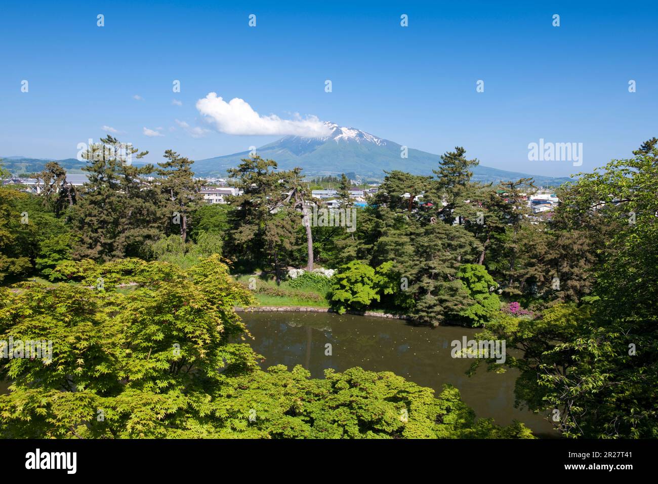 Mt iwaki hi-res stock photography and images - Alamy